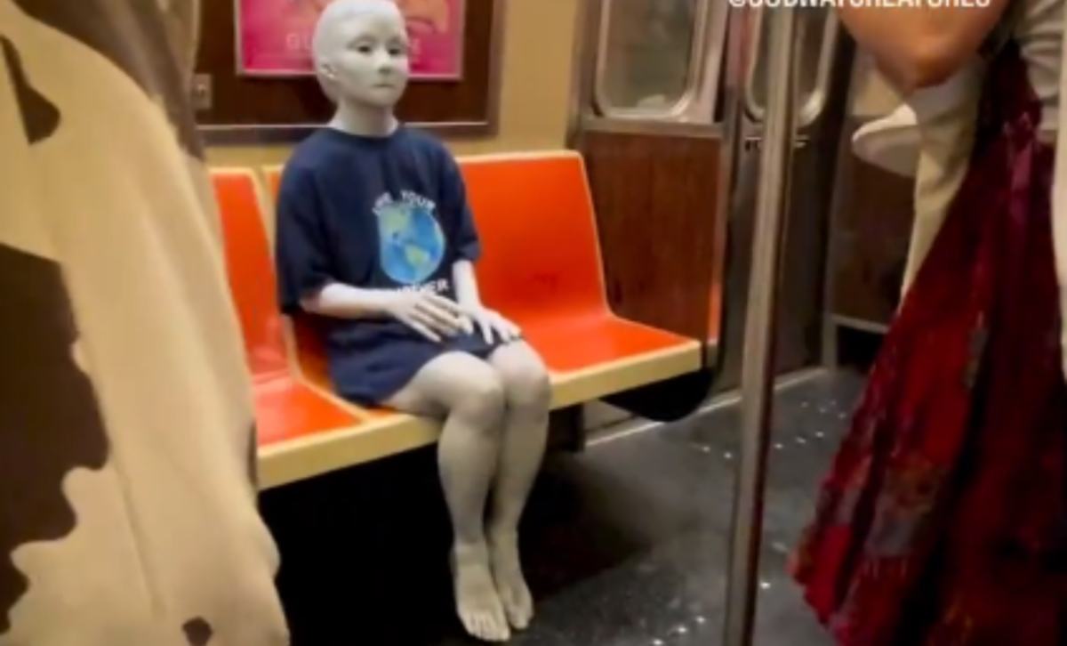 Alien Rides NYC Subway! You Won't Believe What Happens Next! - Watch This