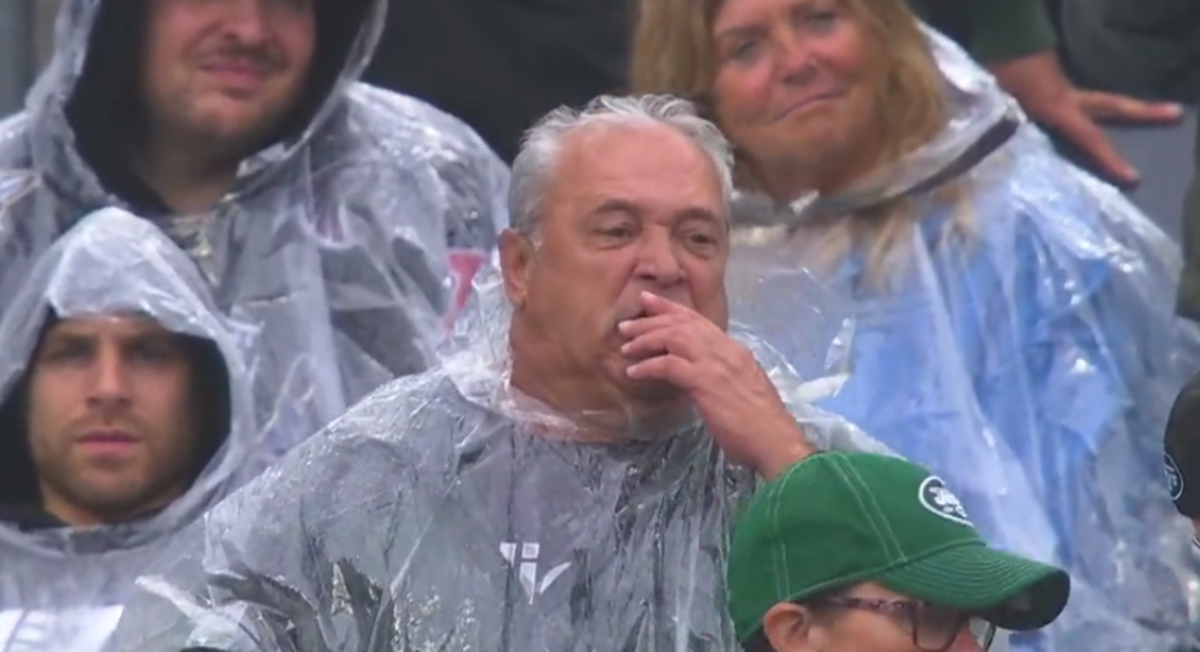 Jets Fan's Fierce Outburst Goes Viral as His Teeth Take Flight During ...