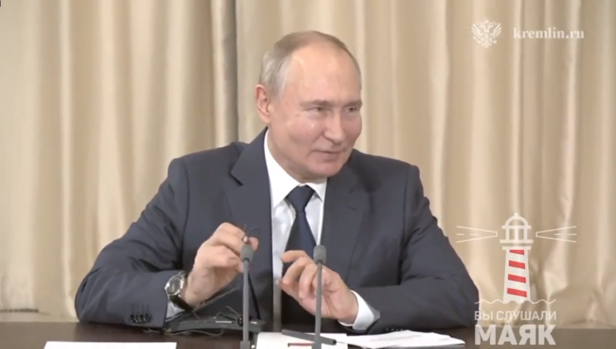 Speculation Arises at Putin's Facial Appearance in Viral Video - Watch This