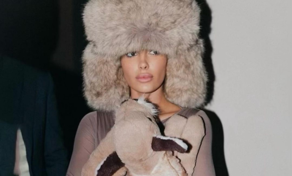 Bianca Censori's Daring Attire Causes Stir in the Middle East, Fans ...