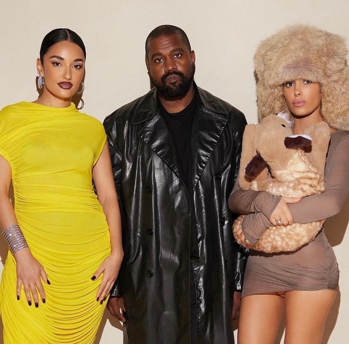 Bianca Censori's Daring Attire Causes Stir in the Middle East, Fans ...